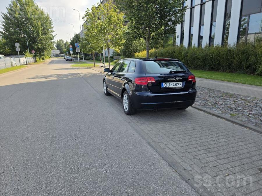 Black Audi A3 2012 in Riga, with an engine capacity of 1.60 L and mileage of 185 thousand km for 6000 €, photo 6 on AUTOMOTO.COM.LV