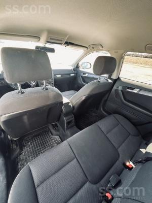 Black Audi A3 2012 in Riga, with an engine capacity of 1.60 L and mileage of 263 thousand km for 4300 €, photo 7 on AUTOMOTO.COM.LV