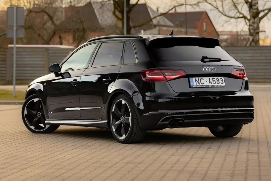Black Audi A3 2013 in Jelgava, with an engine capacity of 2.00 L and mileage of 284 thousand km for 11900 €, photo 5 on AUTOMOTO.COM.LV
