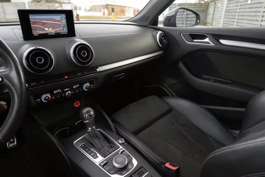 Black Audi A3 2013 in Jelgava, with an engine capacity of 2.00 L and mileage of 284 thousand km for 11900 €, photo 14 on AUTOMOTO.COM.LV