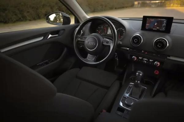 Melns Audi A3 2013 Jelgava, ar dzinēja tilpumu 2.00 L un nobraukumu 240 tūkst. km par 10990 €, foto 7 vietnē AUTOMOTO.COM.LV