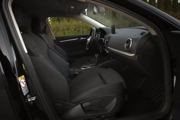 Melns Audi A3 2013 Jelgava, ar dzinēja tilpumu 2.00 L un nobraukumu 240 tūkst. km par 10990 €, foto 9 vietnē AUTOMOTO.COM.LV
