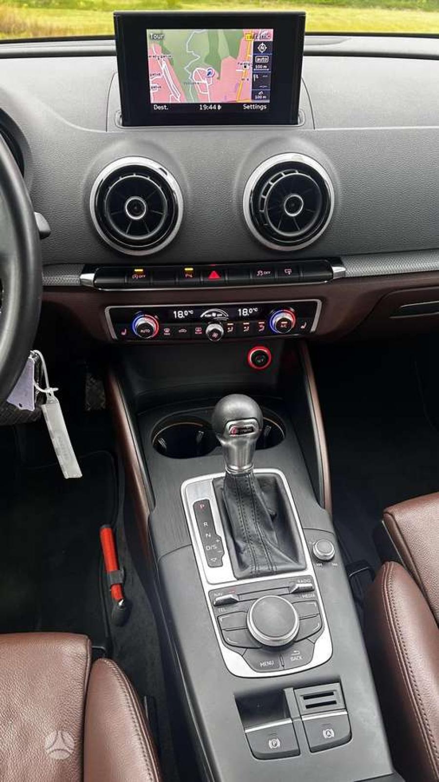 Melns Audi A3 2013 Utena, ar dzinēja tilpumu 1.40 L un nobraukumu 363 tūkst. km par 6750 €, foto 24 vietnē AUTOMOTO.COM.LV
