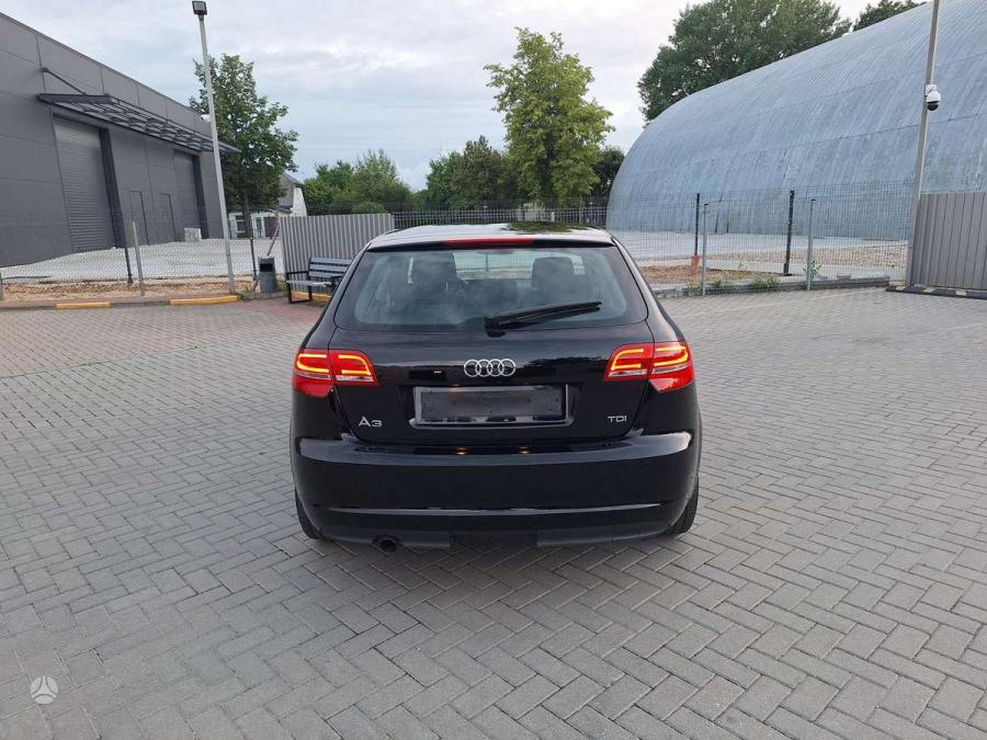 Melns Audi A3 2013 Vilkaviškis, ar dzinēja tilpumu 1.60 L un nobraukumu 270 tūkst. km par 4100 €, foto 5 vietnē AUTOMOTO.COM.LV