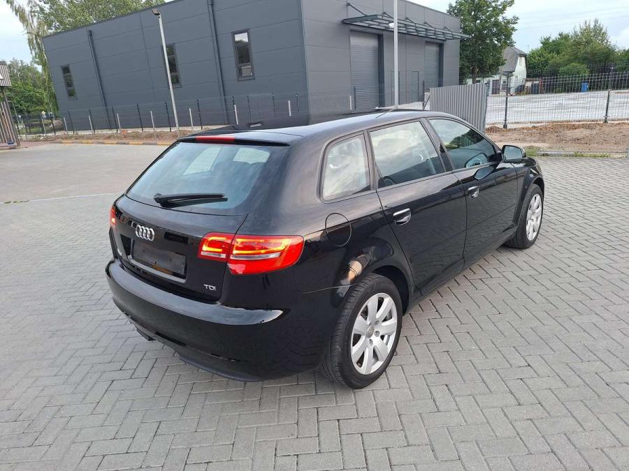 Melns Audi A3 2013 Vilkaviškis, ar dzinēja tilpumu 1.60 L un nobraukumu 270 tūkst. km par 4100 €, foto 6 vietnē AUTOMOTO.COM.LV