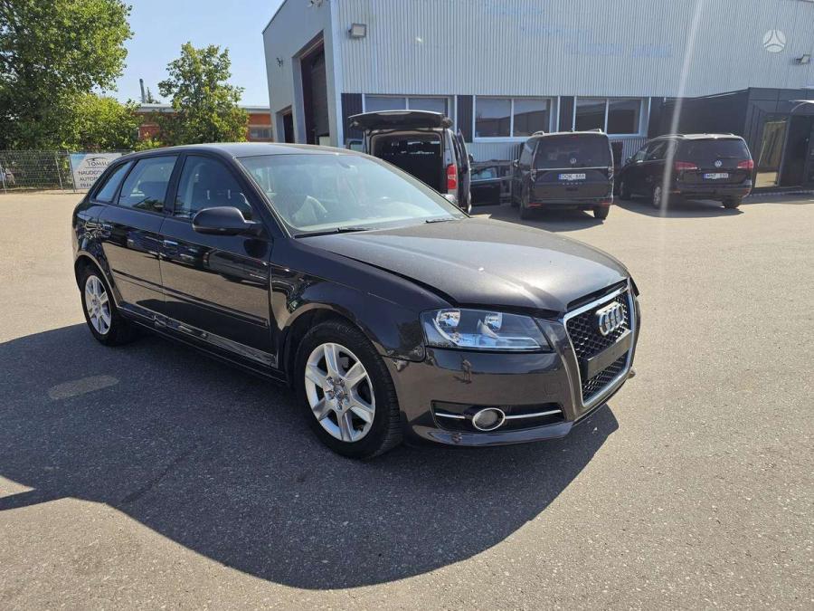 Black Audi A3 2013 in Ukmerge, with an engine capacity of 1.60 L and mileage of 280 thousand km for 3700 €, photo 5 on AUTOMOTO.COM.LV