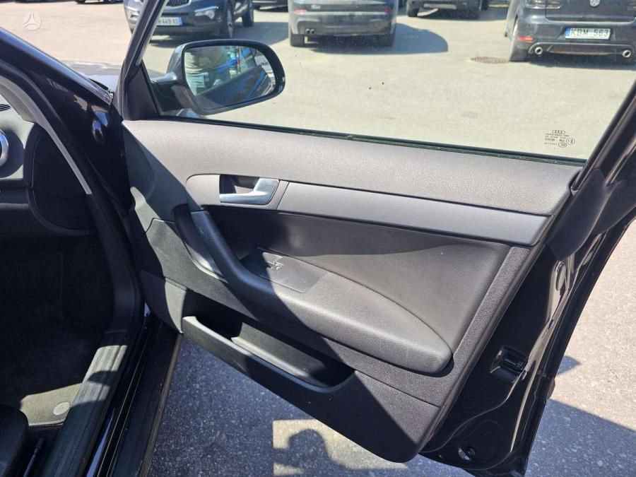 Black Audi A3 2013 in Ukmerge, with an engine capacity of 1.60 L and mileage of 280 thousand km for 3700 €, photo 13 on AUTOMOTO.COM.LV