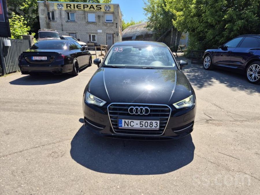 Black Audi A3 2015 in Riga, with an engine capacity of 1.40 L and mileage of 251 thousand km for 9490 €, photo 4 on AUTOMOTO.COM.LV