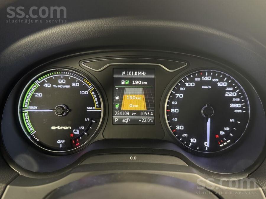 Melns Audi A3 2015 Jūrmala, ar dzinēja tilpumu 1.40 L un nobraukumu 254 tūkst. km par 10750 €, foto 24 vietnē AUTOMOTO.COM.LV