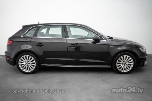 Audi A3 2015 Tallina vietnē Melns Audi A3 2015 Tallina, ar dzinēja tilpumu 1.40 L un nobraukumu 202 tūkst. km par 9999 €, foto 5 vietnē AUTOMOTO.COM.LV
