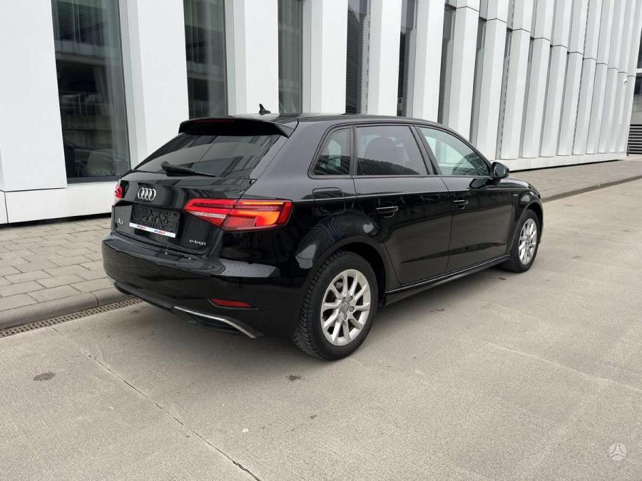 Black Audi A3 2017 in Vilnius, with an engine capacity of 1.40 L and mileage of 125 thousand km for 13950 €, photo 6 on AUTOMOTO.COM.LV