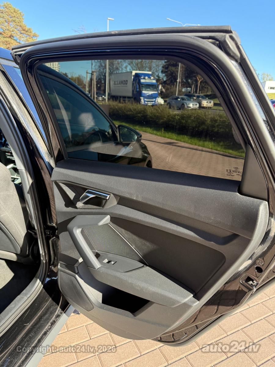 Melns Audi A3 2021 Tallina, ar dzinēja tilpumu 1.50 L un nobraukumu 114 tūkst. km par 17500 €, foto 17 vietnē AUTOMOTO.COM.LV