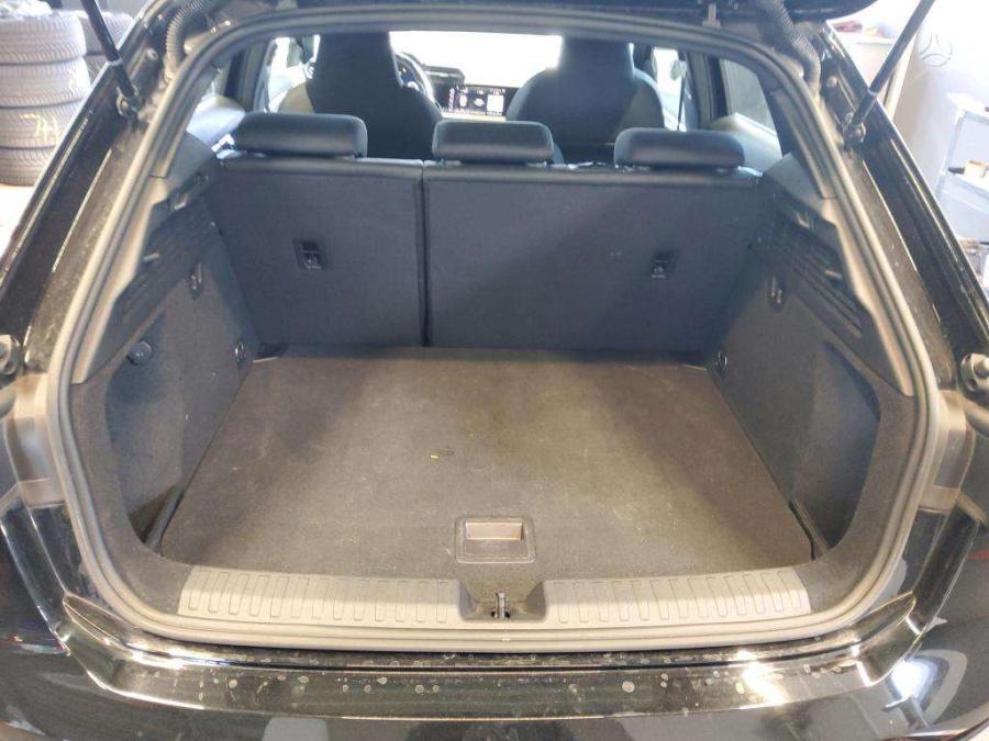 Black Audi A3 2023 in Vilnius, with an engine capacity of 1.50 L and mileage of 91 thousand km for 24565 €, photo 12 on AUTOMOTO.COM.LV