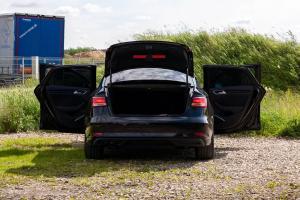 Black Audi A3 2017 in Riga, with an engine capacity of 2.00 L and mileage of 191 thousand km for 13995 €, photo 6 on AUTOMOTO.COM.LV