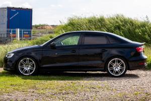 Black Audi A3 2017 in Riga, with an engine capacity of 2.00 L and mileage of 191 thousand km for 13995 €, photo 10 on AUTOMOTO.COM.LV