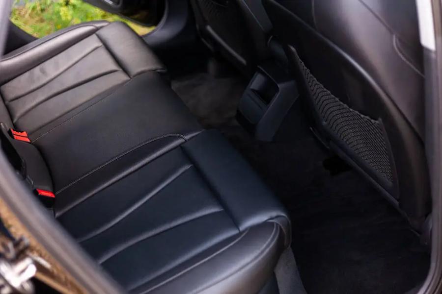 Black Audi A3 2017 in Riga, with an engine capacity of 2.00 L and mileage of 191 thousand km for 13995 €, photo 14 on AUTOMOTO.COM.LV