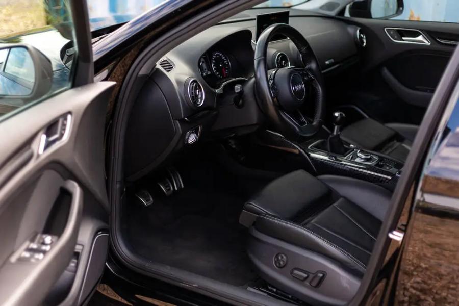 Black Audi A3 2017 in Riga, with an engine capacity of 2.00 L and mileage of 191 thousand km for 13995 €, photo 20 on AUTOMOTO.COM.LV