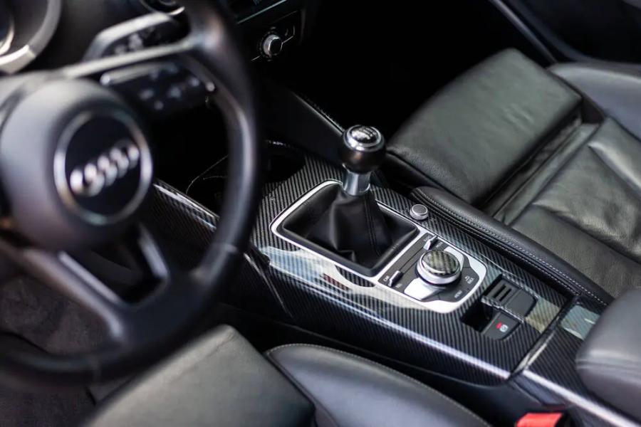 Black Audi A3 2017 in Riga, with an engine capacity of 2.00 L and mileage of 191 thousand km for 13995 €, photo 23 on AUTOMOTO.COM.LV
