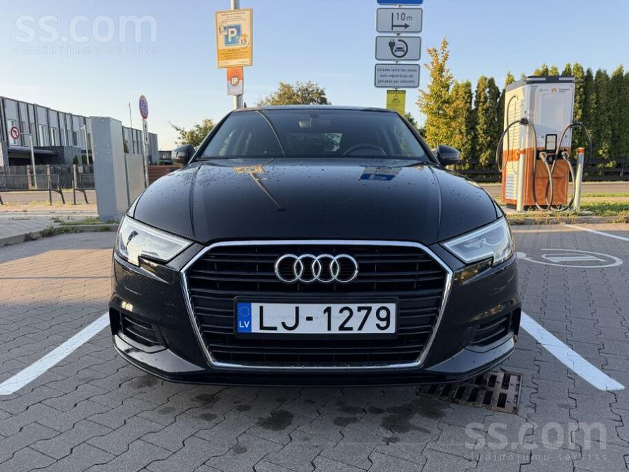 Black Audi A3 2018 in Riga, with an engine capacity of 1.50 L and mileage of 126 thousand km for 12990 €, photo 3 on AUTOMOTO.COM.LV