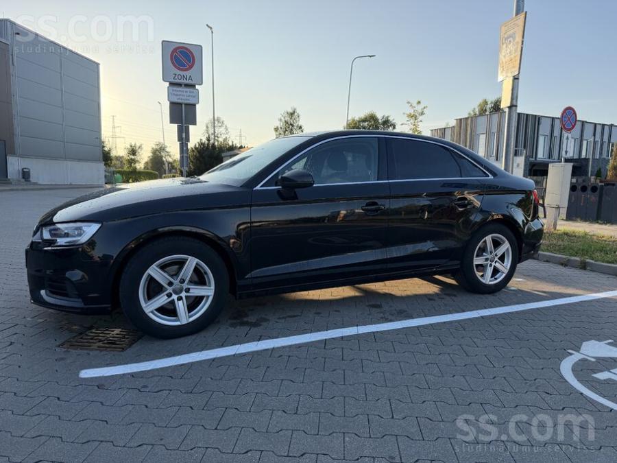 Black Audi A3 2018 in Riga, with an engine capacity of 1.50 L and mileage of 126 thousand km for 12990 €, photo 4 on AUTOMOTO.COM.LV