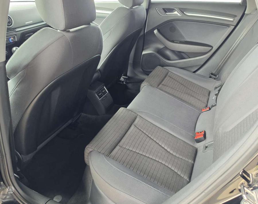 Melns Audi A3 2018 Jonava, ar dzinēja tilpumu 2.00 L un nobraukumu 207 tūkst. km par 14650 €, foto 32 vietnē AUTOMOTO.COM.LV