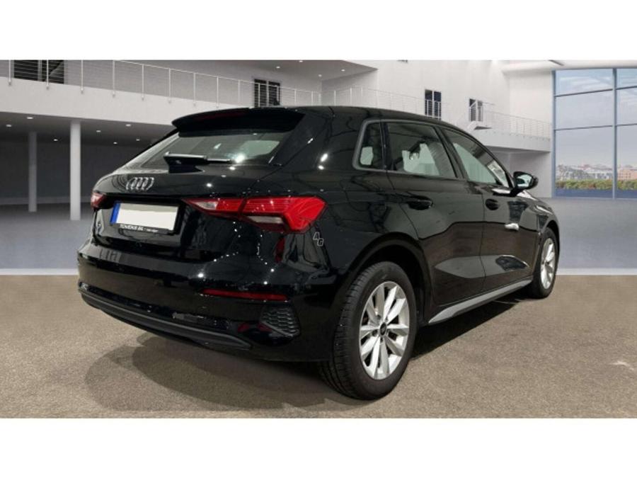Melns Audi A3 2022 Kauņa, ar dzinēja tilpumu 1.50 L un nobraukumu 28 tūkst. km par 26401 €, foto 3 vietnē AUTOMOTO.COM.LV