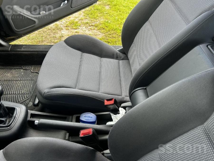 Blue Audi A3 2002 in Gulbene, with an engine capacity of 1.60 L and mileage of 347 thousand km for 1600 €, photo 5 on AUTOMOTO.COM.LV