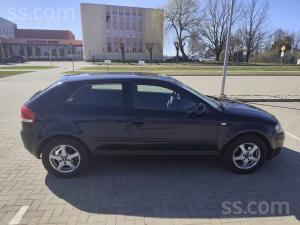 Blue Audi A3 2004 in Cesis, with an engine capacity of 1.60 L and mileage of 230 thousand km for 1700 €, photo 5 on AUTOMOTO.COM.LV
