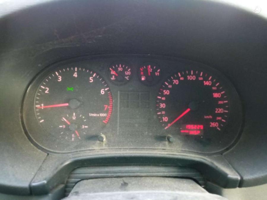 Zils Audi A3 1998 Panevēža, ar dzinēja tilpumu 1.60 L un nobraukumu 195 tūkst. km par 790 €, foto 3 vietnē AUTOMOTO.COM.LV