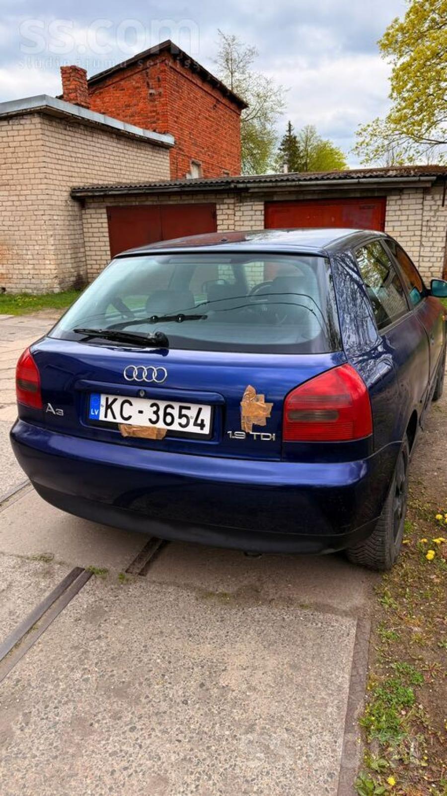 Zils Audi A3 1998 Jelgava, ar dzinēja tilpumu 1.90 L un nobraukumu 0 tūkst. km par 1000 €, foto 3 vietnē AUTOMOTO.COM.LV