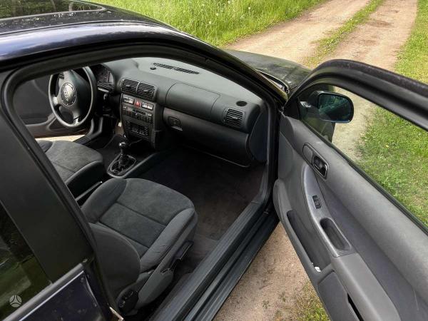 Zils Audi A3 1998 Viļņa, ar dzinēja tilpumu 1.90 L un nobraukumu 377 tūkst. km par 900 €, foto 6 vietnē AUTOMOTO.COM.LV