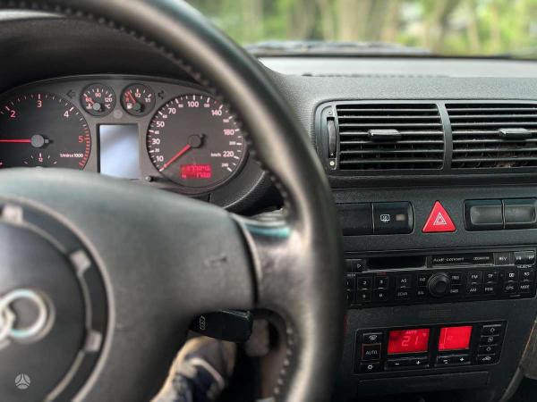 Zils Audi A3 1998 Viļņa, ar dzinēja tilpumu 1.90 L un nobraukumu 377 tūkst. km par 900 €, foto 9 vietnē AUTOMOTO.COM.LV