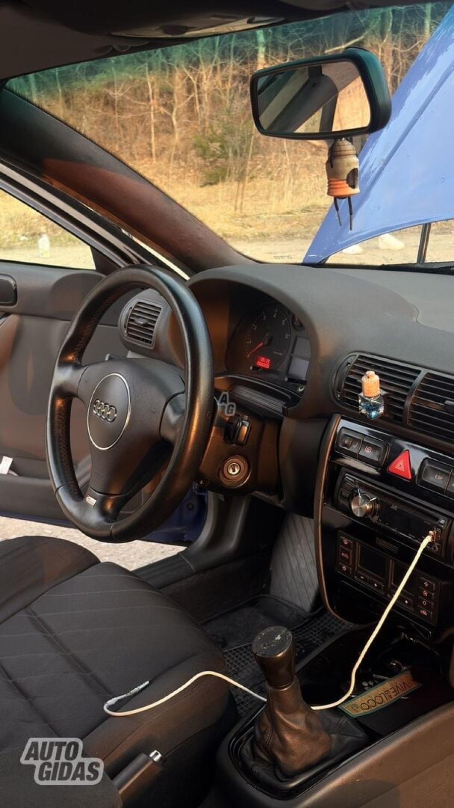 Zils Audi A3 1999 Viļņa, ar dzinēja tilpumu 1.80 L un nobraukumu 284 tūkst. km par 2500 €, foto 9 vietnē AUTOMOTO.COM.LV