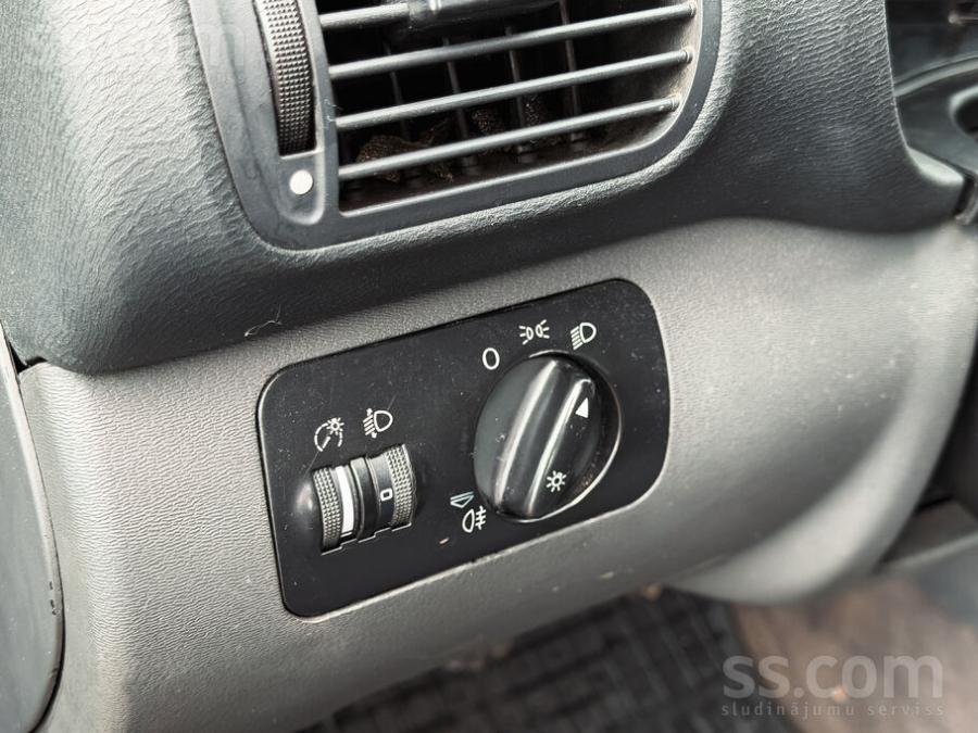 Blue Audi A3 1999 in Riga, with an engine capacity of 1.60 L and mileage of 212 thousand km for 890 €, photo 12 on AUTOMOTO.COM.LV