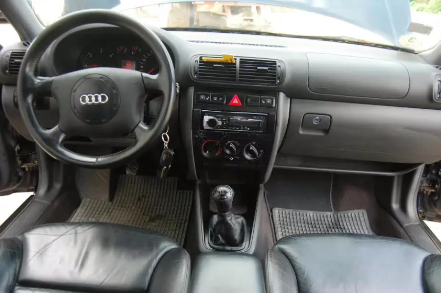 Zils Audi A3 2000 Jēkabpils, ar dzinēja tilpumu 1.90 L un nobraukumu 326 tūkst. km par 1800 €, foto 16 vietnē AUTOMOTO.COM.LV