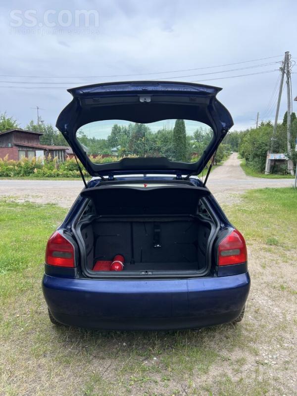 Zils Audi A3 2000 Rīga, ar dzinēja tilpumu 1.80 L un nobraukumu 213 tūkst. km par 1650 €, foto 5 vietnē AUTOMOTO.COM.LV