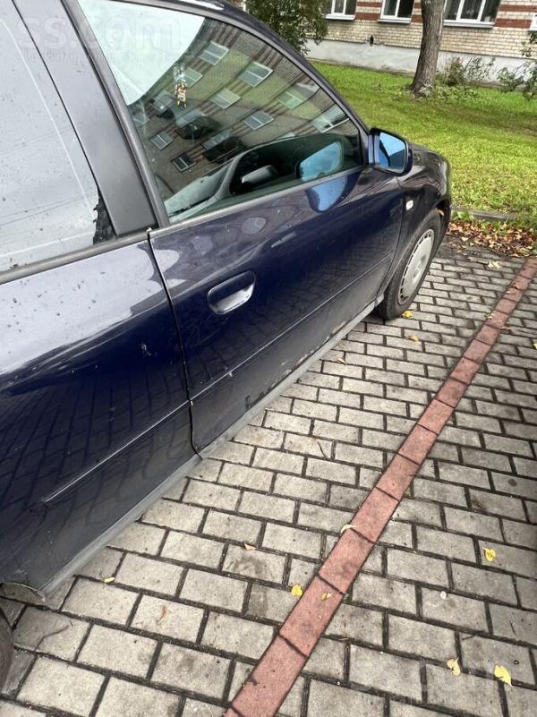 Blue Audi A3 2001 in Jurmala, with an engine capacity of 1.60 L and mileage of 340 thousand km for 530 €, photo 5 on AUTOMOTO.COM.LV