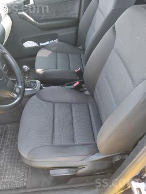 Zils Audi A3 2003 Rēzekne, ar dzinēja tilpumu 1.60 L un nobraukumu 245 tūkst. km par 1600 €, foto 10 vietnē AUTOMOTO.COM.LV