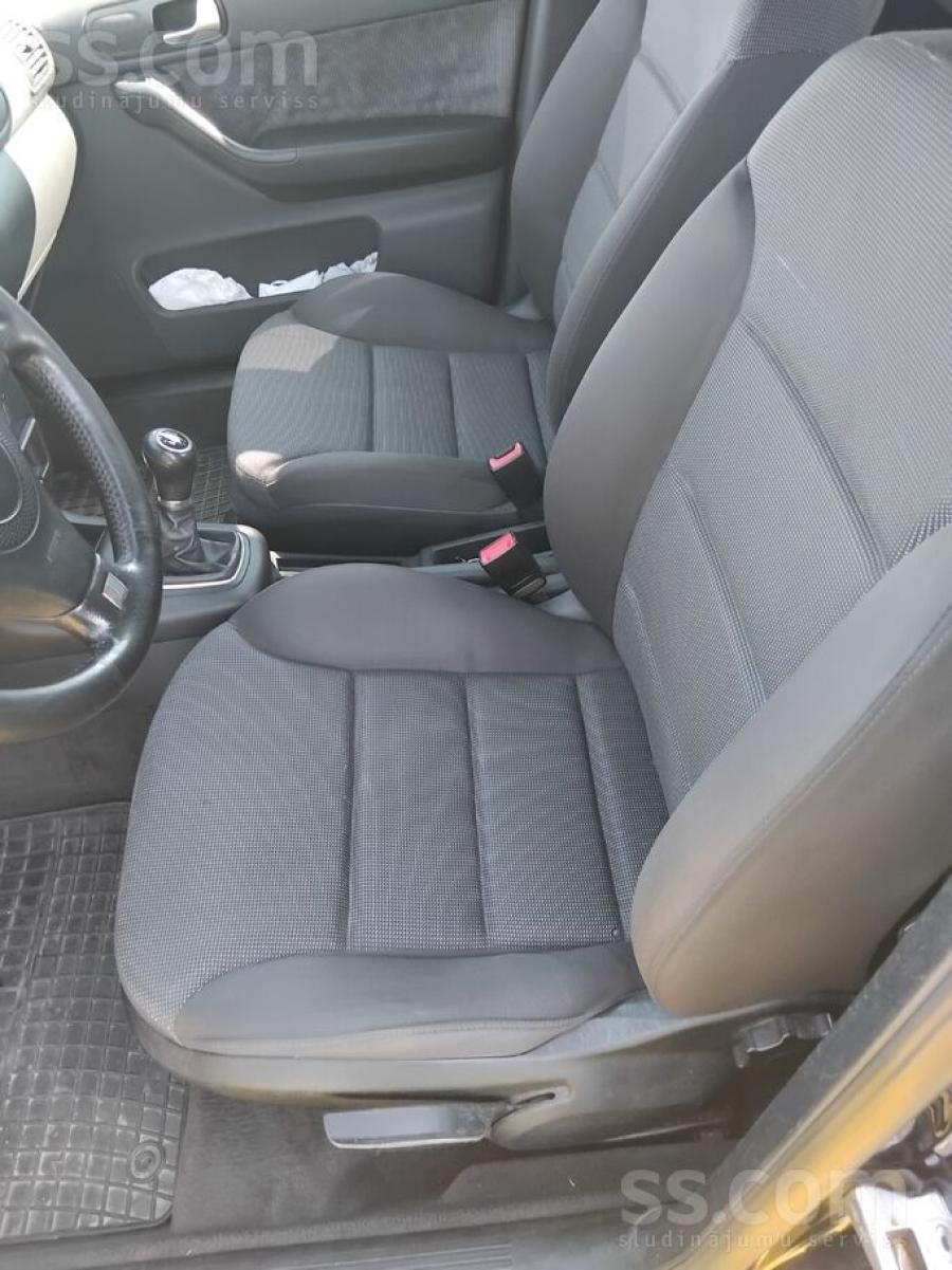 Zils Audi A3 2003 Rēzekne, ar dzinēja tilpumu 1.60 L un nobraukumu 245 tūkst. km par 1600 €, foto 10 vietnē AUTOMOTO.COM.LV
