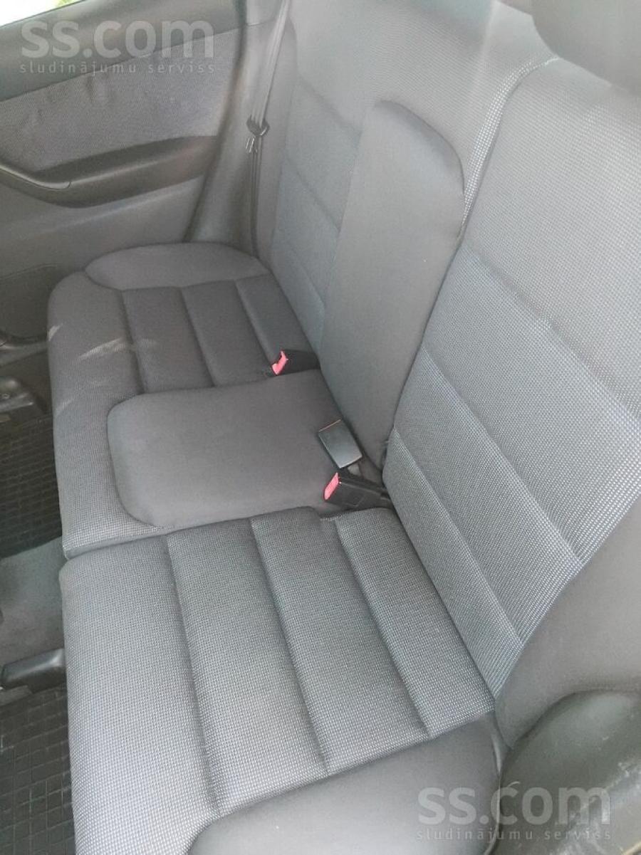 Zils Audi A3 2003 Rēzekne, ar dzinēja tilpumu 1.60 L un nobraukumu 245 tūkst. km par 1600 €, foto 12 vietnē AUTOMOTO.COM.LV