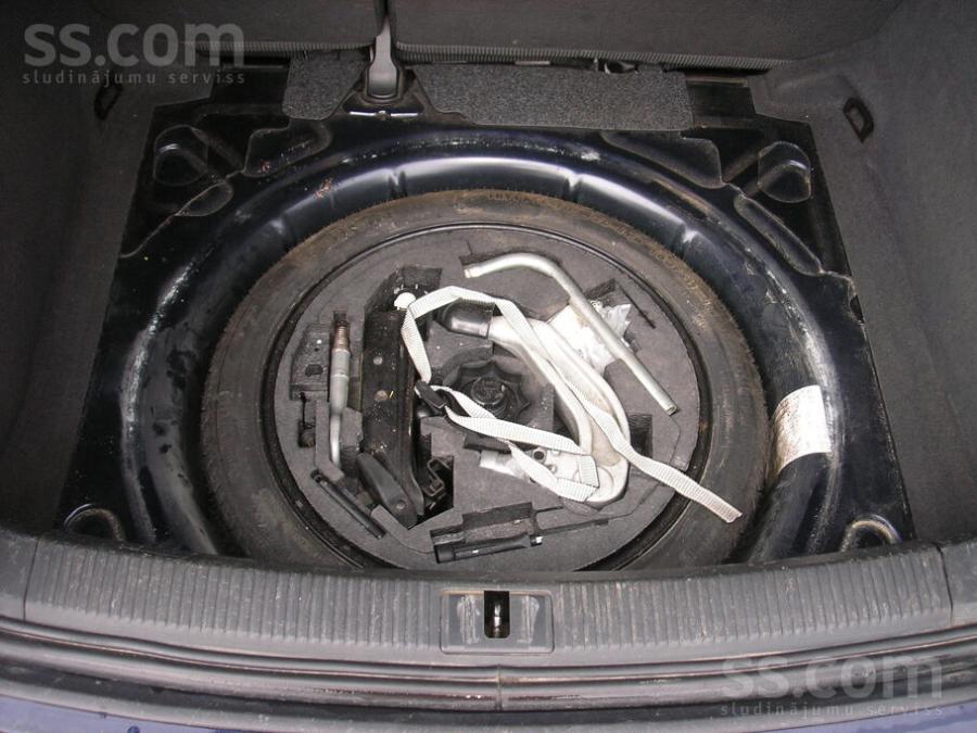 Blue Audi A3 2004 in Riga, with an engine capacity of 1.60 L and mileage of 378 thousand km for 1850 €, photo 17 on AUTOMOTO.COM.LV