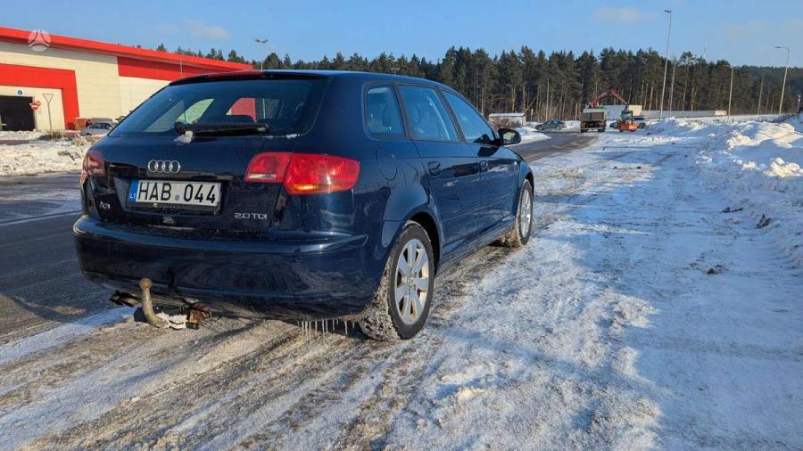 Blue Audi A3 2006 in Vilnius, with an engine capacity of 1.97 L and mileage of 373 thousand km for 2799 €, photo 3 on AUTOMOTO.COM.LV