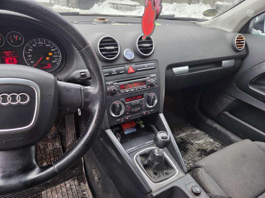 Zils Audi A3 2006 Viļņa, ar dzinēja tilpumu 1.97 L un nobraukumu 317 tūkst. km par 1000 €, foto 11 vietnē AUTOMOTO.COM.LV