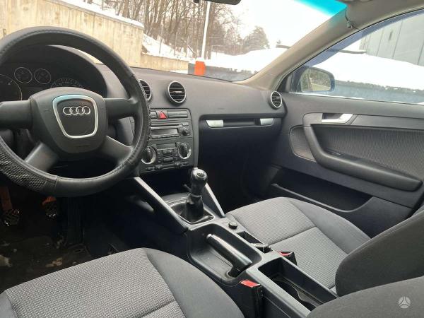 Zils Audi A3 2006 Viļņa, ar dzinēja tilpumu 1.97 L un nobraukumu 362 tūkst. km par 1950 €, foto 9 vietnē AUTOMOTO.COM.LV