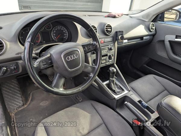 Zils Audi A3 2006 Tartu, ar dzinēja tilpumu 2.00 L un nobraukumu 340 tūkst. km par 1500 €, foto 3 vietnē AUTOMOTO.COM.LV