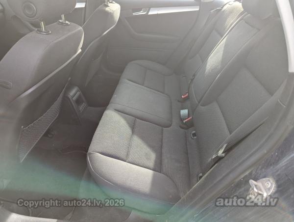 Zils Audi A3 2006 Tartu, ar dzinēja tilpumu 2.00 L un nobraukumu 340 tūkst. km par 1500 €, foto 4 vietnē AUTOMOTO.COM.LV