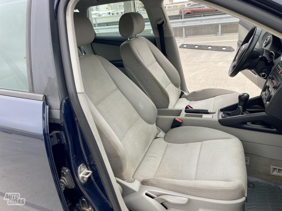 Zils Audi A3 2006 Viļņa, ar dzinēja tilpumu 1.90 L un nobraukumu 394 tūkst. km par 1950 €, foto 15 vietnē AUTOMOTO.COM.LV