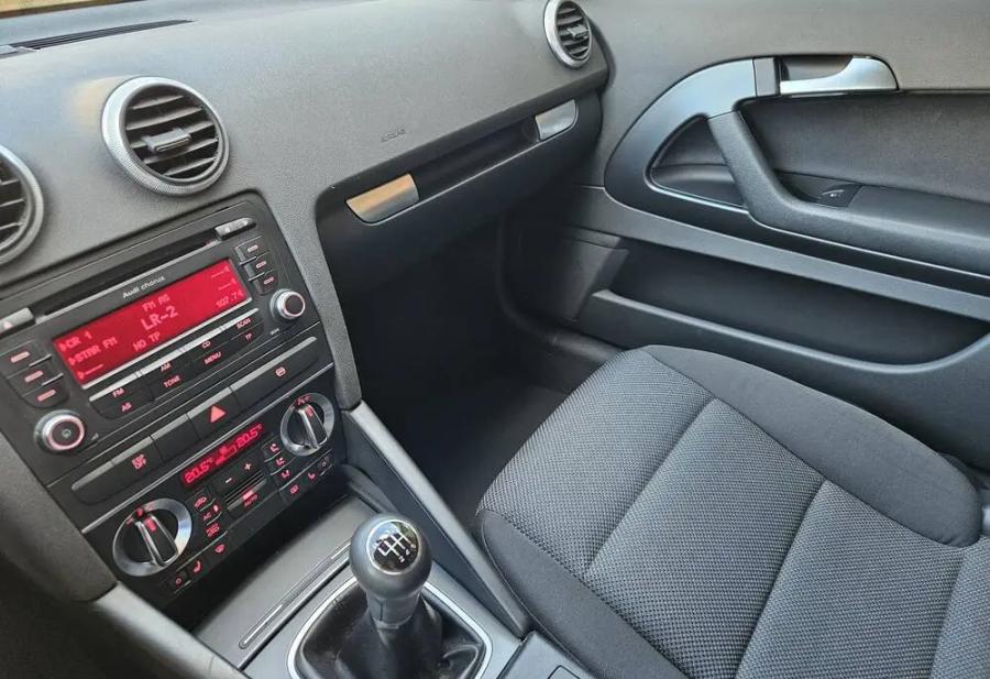 Zils Audi A3 2009 Jēkabpils, ar dzinēja tilpumu 2.00 L un nobraukumu 327 tūkst. km par 1890 €, foto 29 vietnē AUTOMOTO.COM.LV