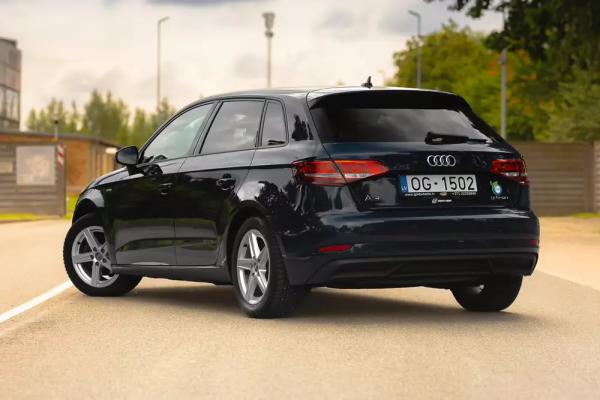 Zils Audi A3 2018 Jelgava, ar dzinēja tilpumu 1.40 L un nobraukumu 179 tūkst. km par 10500 €, foto 4 vietnē AUTOMOTO.COM.LV