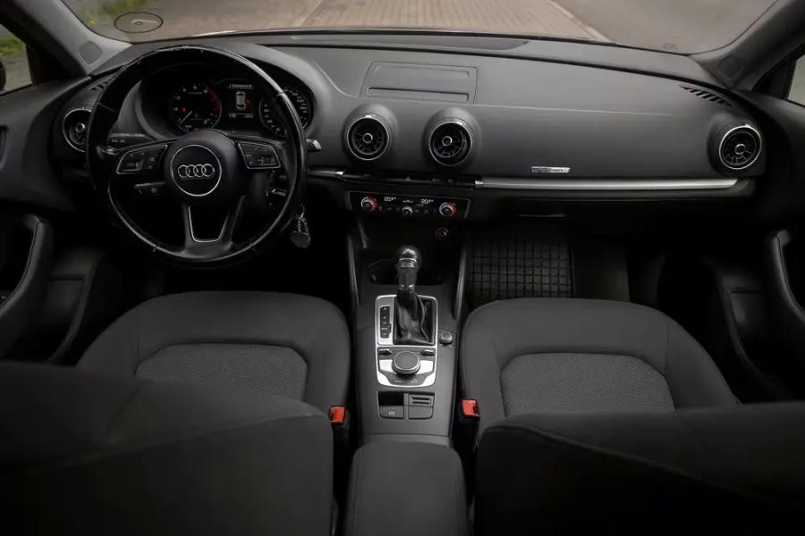 Zils Audi A3 2018 Jelgava, ar dzinēja tilpumu 1.40 L un nobraukumu 179 tūkst. km par 10500 €, foto 8 vietnē AUTOMOTO.COM.LV